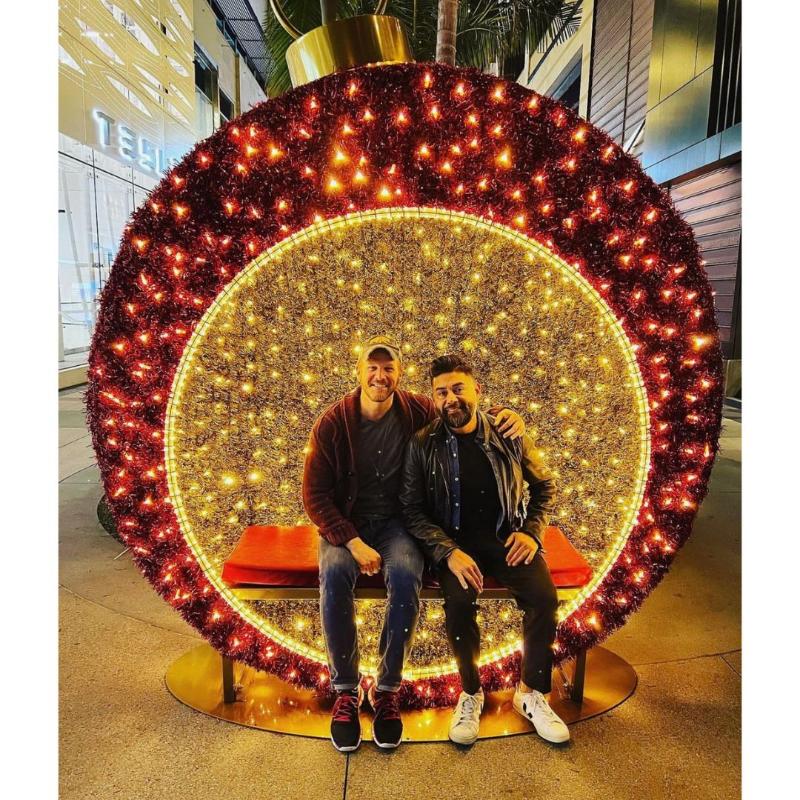 12FT RED AND GOLD ORNAMENT BENCH – St. Nick's Christmas Lighting